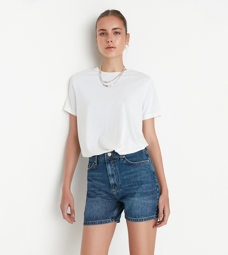 Buy Trendyol Basic Solid Denim Shorts In Blue | 6thStreet Oman