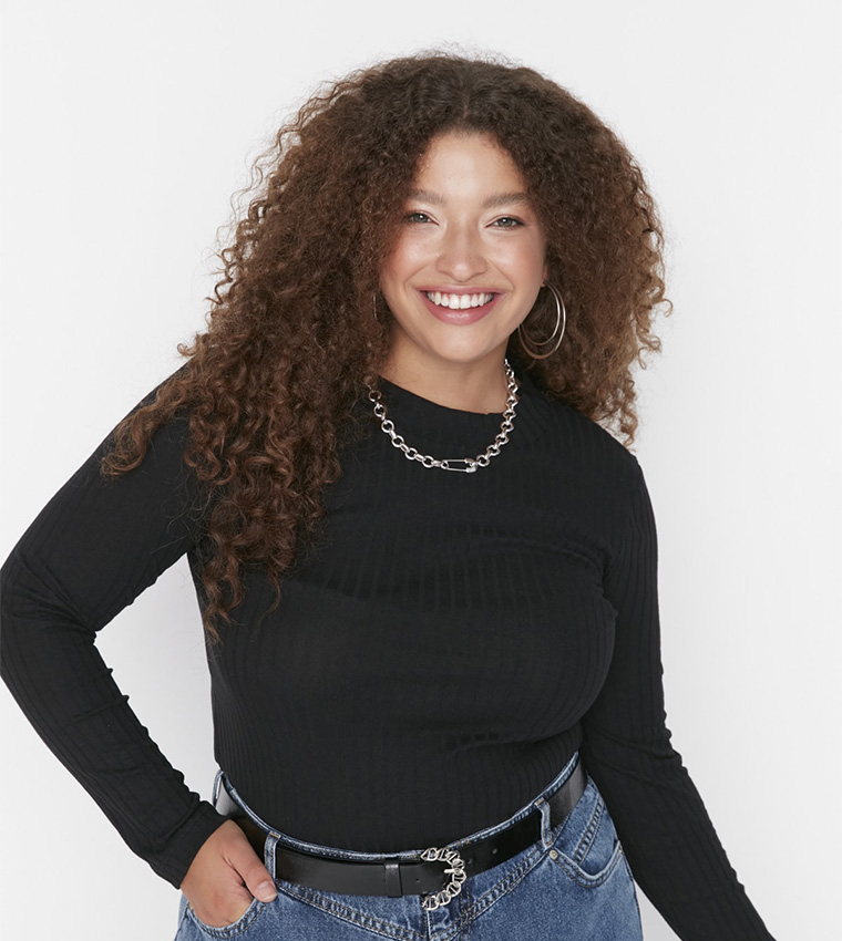 Buy Trendyol Solid Crew Neck Casual Top In Black | 6thStreet Kuwait