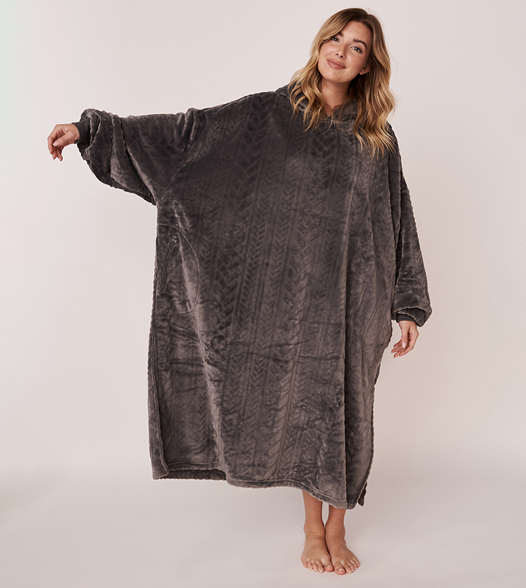 Buy La Vie En Rose Oversized Hoodie In Black | 6thStreet UAE