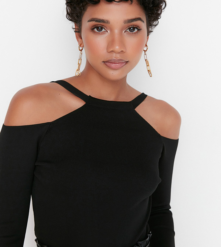 Buy Trendyol Cut Out Rib Knit Sweater In Black | 6thStreet Kuwait