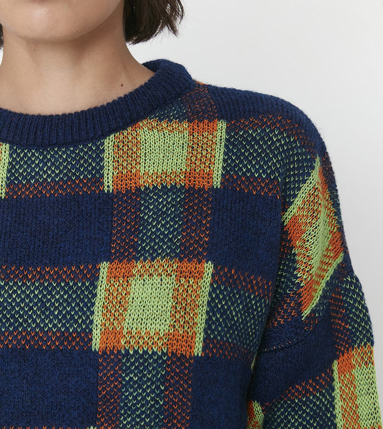 Buy Trendyol Oversize Plaid Knitted Sweater In Navy | 6thStreet Qatar