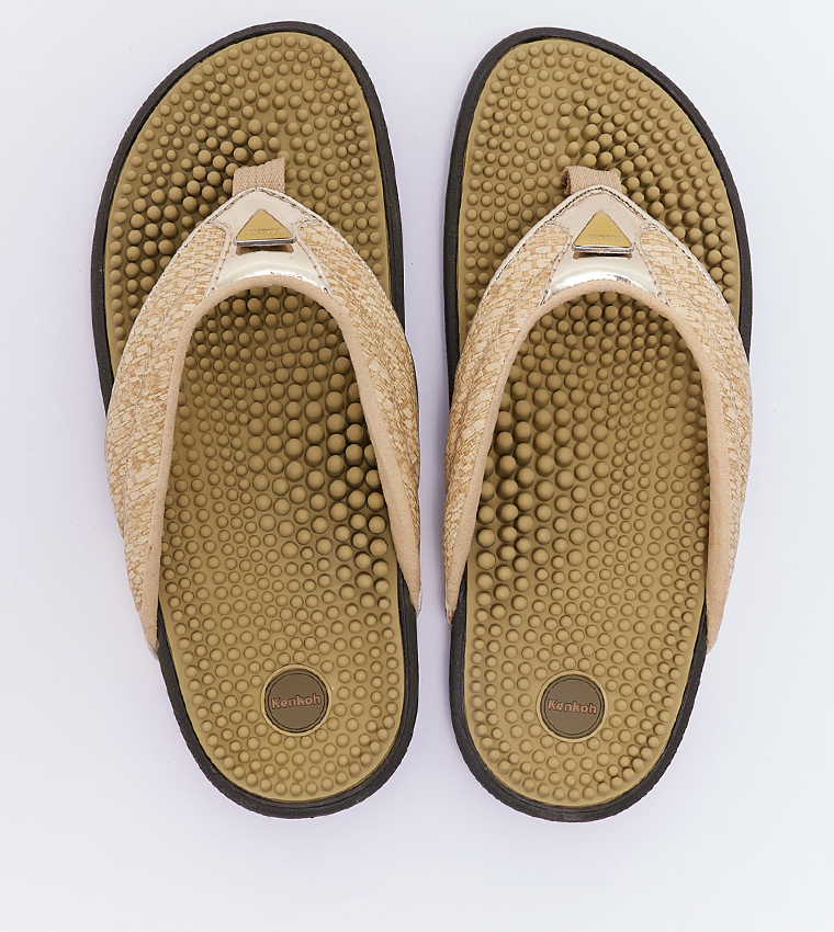Buy Kenkoh Logo Detail Flat Sandals In Gold | 6thStreet Oman
