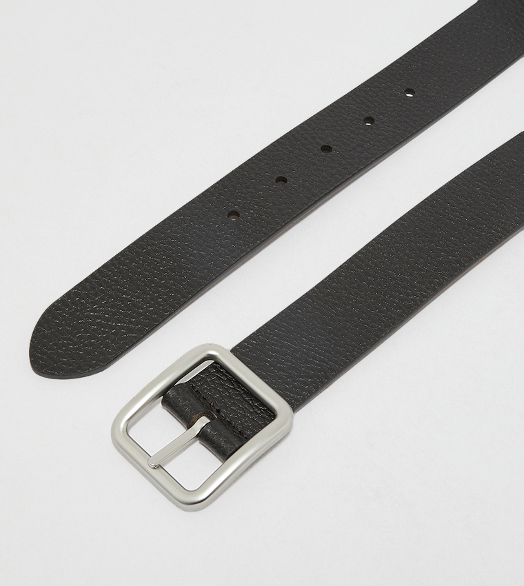Buy Levi's Classic Skinny Reversible Belt In Black | 6thStreet UAE