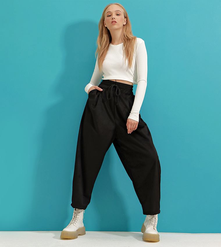 Buy Trend Alaçatı Stili Pleated Loose Fit Corduroy Pants In Black ...