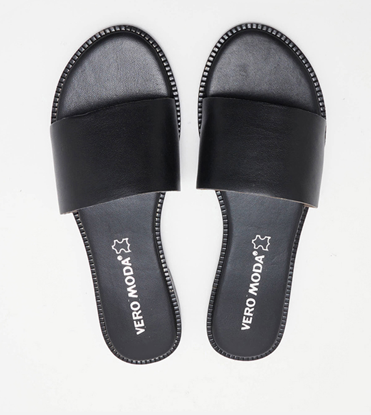 Buy Vero Moda LAYA Open Toe Flat Sandals In Black | 6thStreet UAE