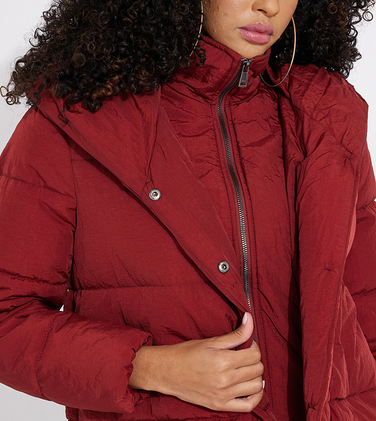Buy Only SYDNEY SARA Hooded Puffer Jacket In Red | 6thStreet Qatar