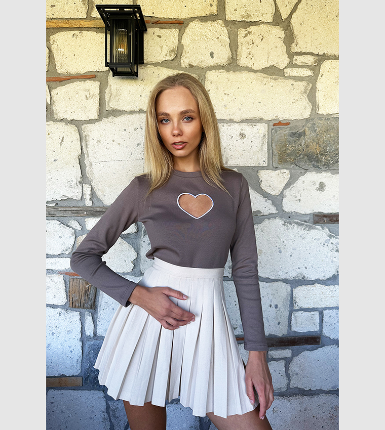 Buy Trend Alaçatı Stili Heart Cut Out Top In Grey | 6thStreet Qatar