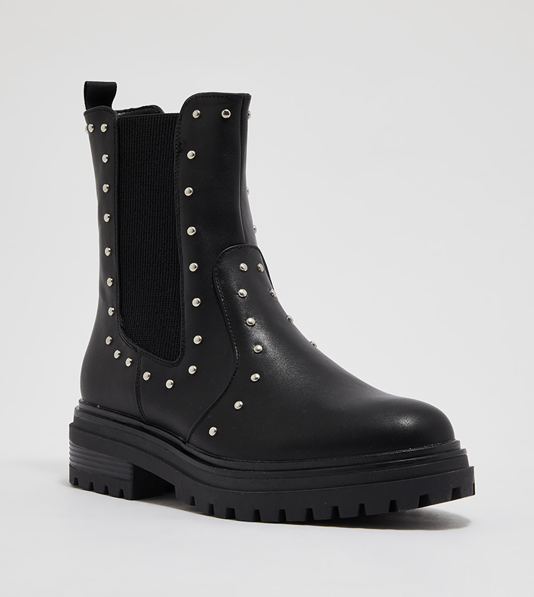 Buy DEEZEE @ CCC Round Toe Calf Boots In Black | 6thStreet Qatar