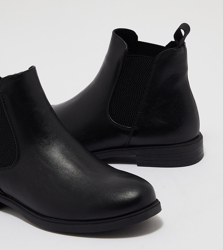 Buy Clara Barson @ CCC Round Toe Chelsa Boots In Black | 6thStreet Qatar