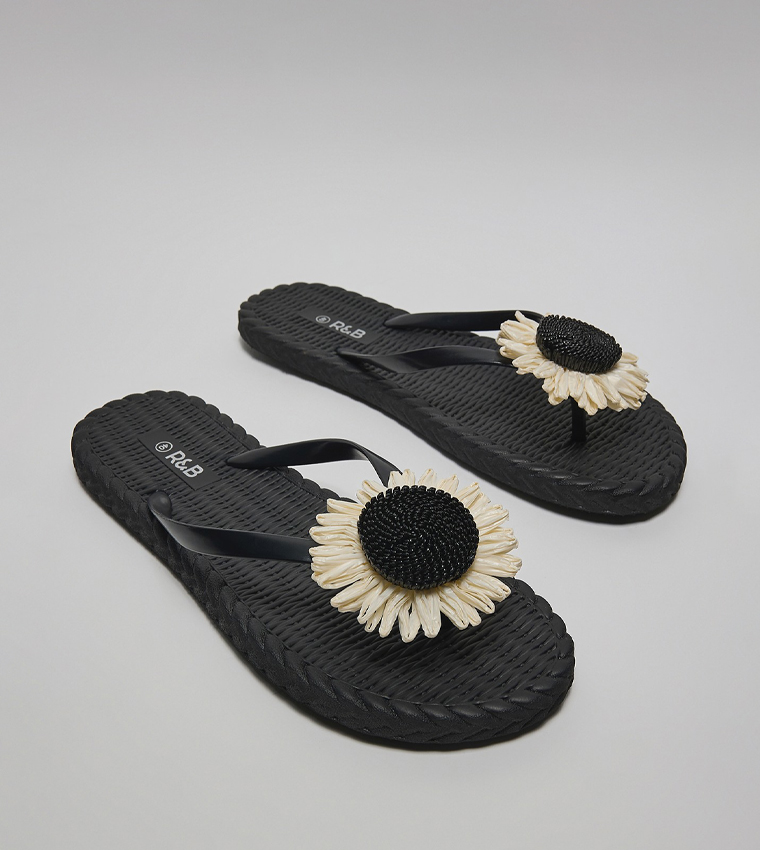 Buy R&B Appliqued Flip Flops In Black | 6thstreet UAE