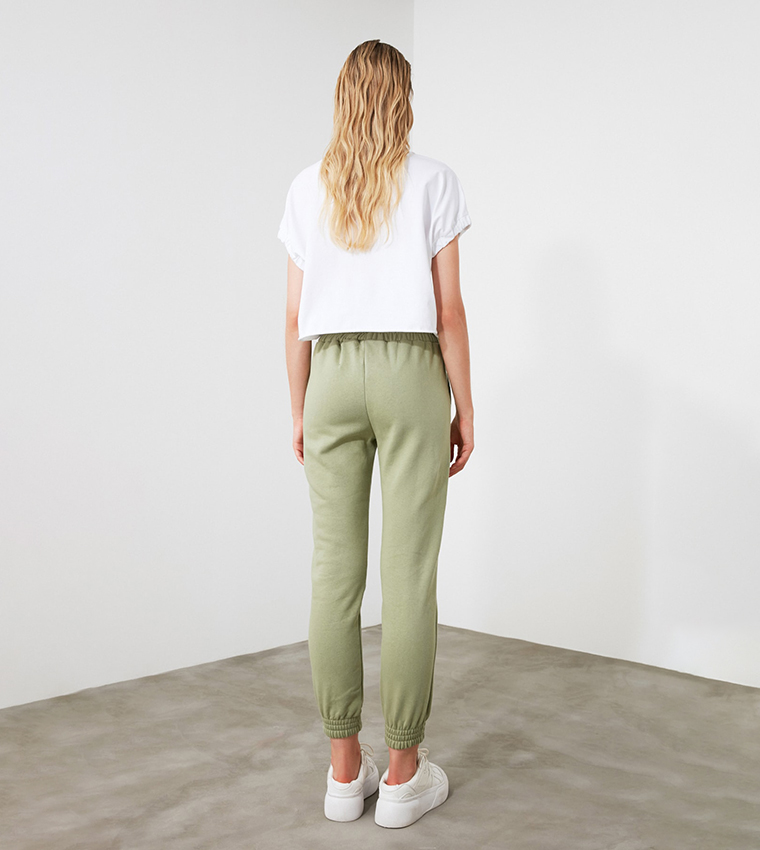 Buy Trendyol Basic Jogger Sweatpants In Green | 6thStreet Saudi Arabia