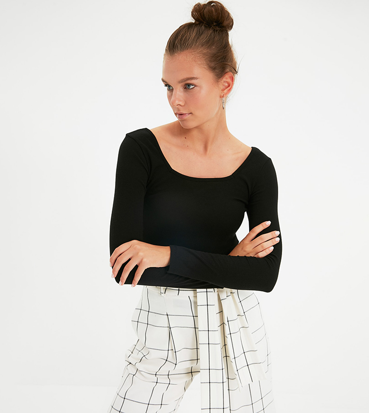 Buy Trendyol Square Neck Basic Snapped Body In Black | 6thStreet Kuwait