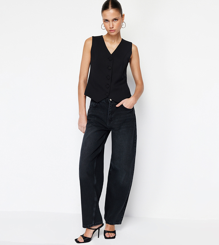 Buy Trendyol Faded Low Waist Balloon Fit Jeans In Black | 6thStreet Qatar