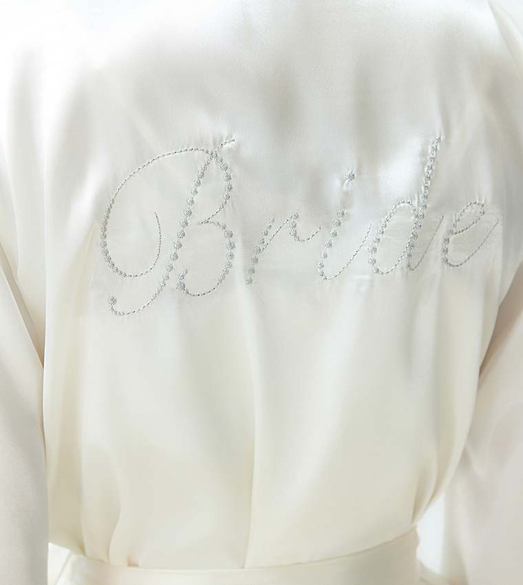 اشتري ترينديول ثوب نوم ساتان بحزام بلون أبيض | 6ستريت الإمارات العربية ...