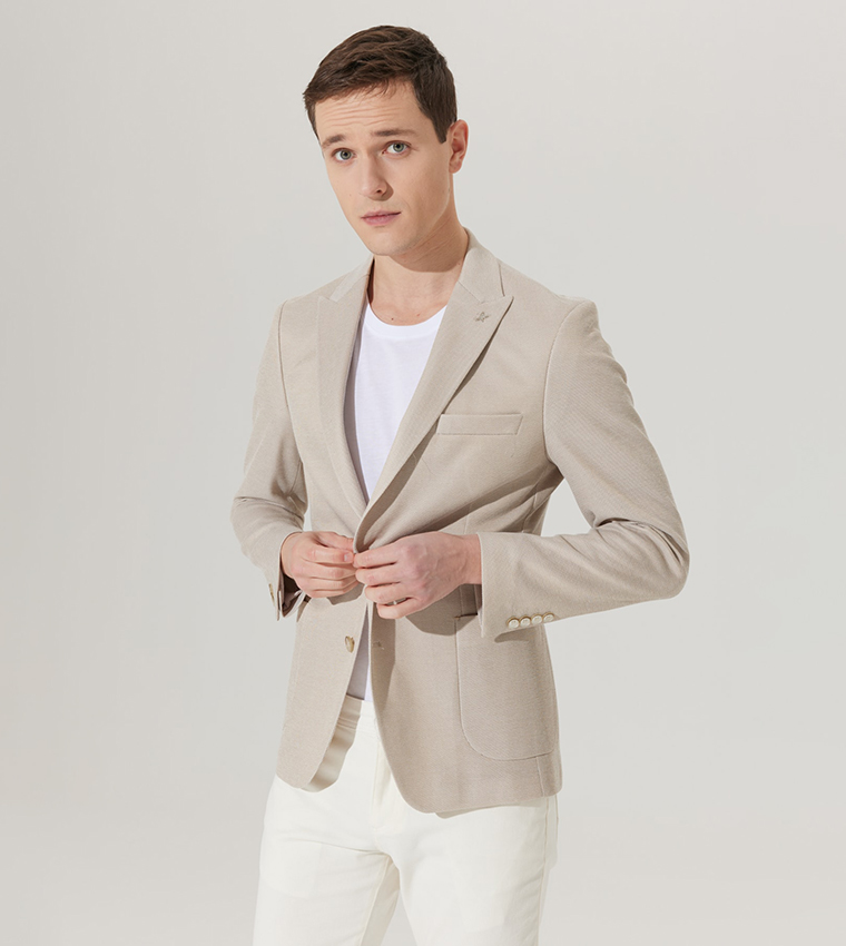 Buy ALTINYILDIZ CLASSICS Solid Slim Fit Blazer In Beige | 6thStreet Kuwait