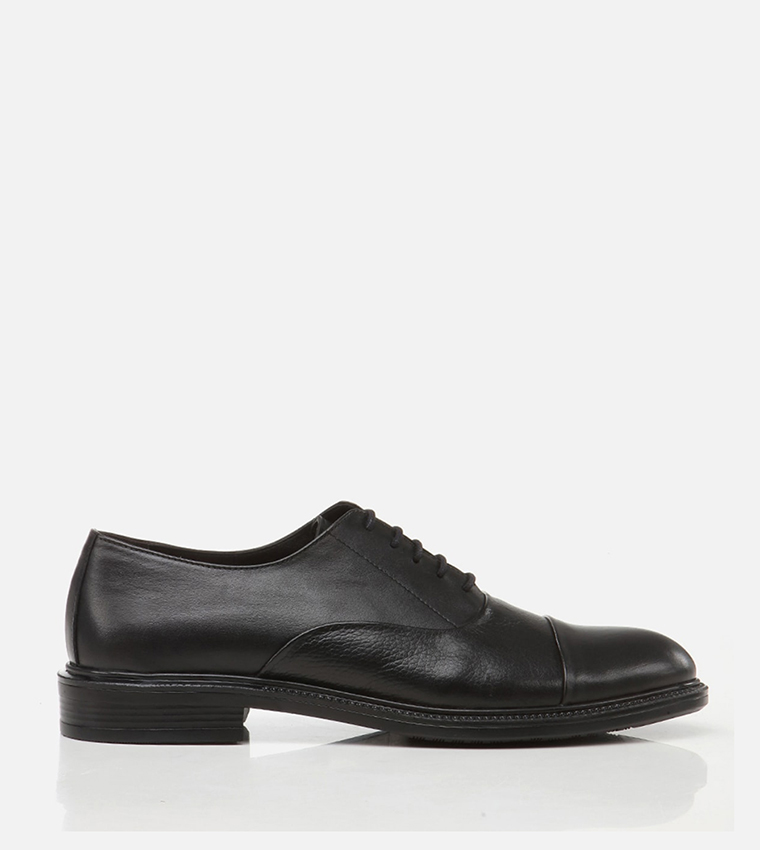 Buy Yaya By Hotiç Textured Round Toe Oxford Shoes In Black | 6thStreet UAE