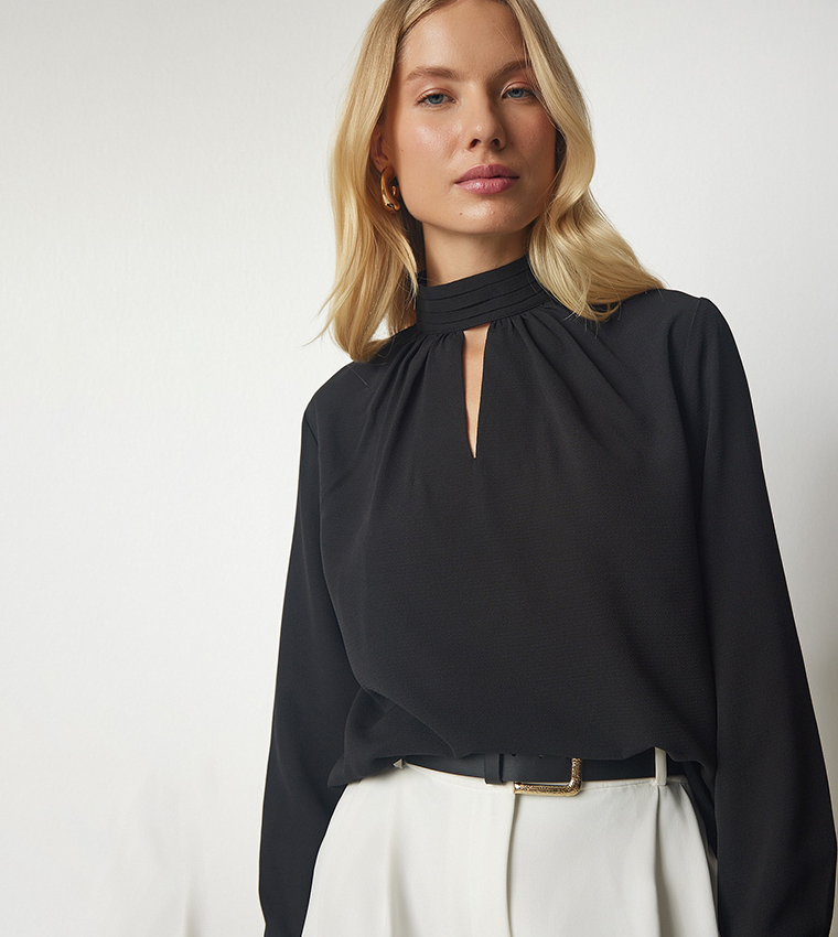 Buy Happiness İstanbul Keyhole Neck Flowy Crepe Top In Black ...