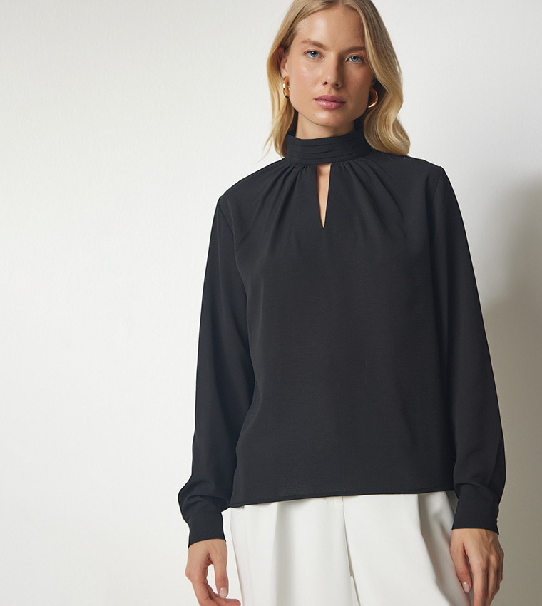 Buy Happiness İstanbul Keyhole Neck Flowy Crepe Top In Black ...