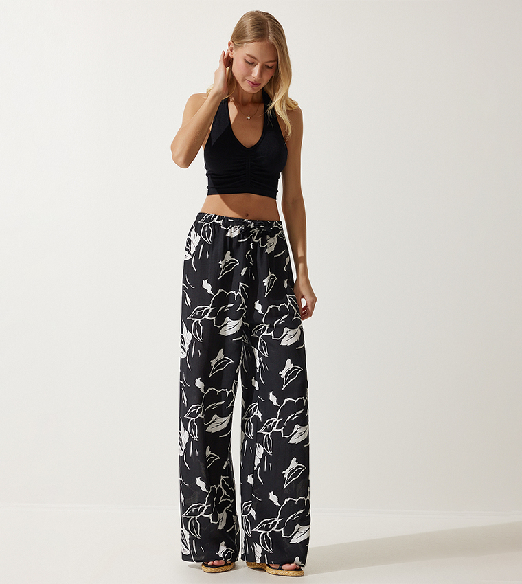 Buy Happiness İstanbul Patterned Wide Leg Pants In Black | 6thStreet Kuwait