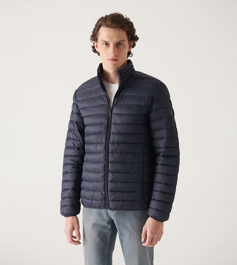 Buy Avva Quilted Long Sleeves Puffer Jacket In Navy | 6thStreet Oman