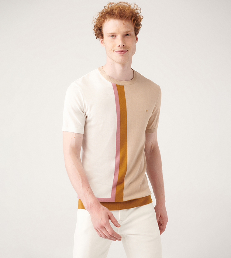 Buy Avva Color Block Knitted T Shirt In Beige | 6thStreet Kuwait