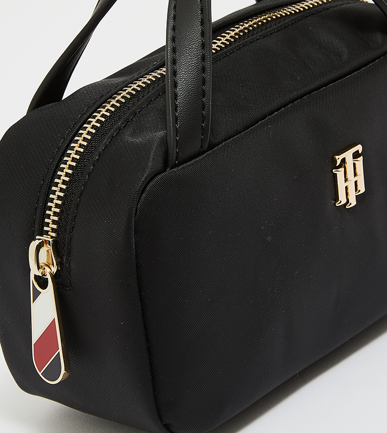 Buy Tommy Hilfiger Poppy Make Up Cosmetic Bag In Black | 6thStreet Qatar
