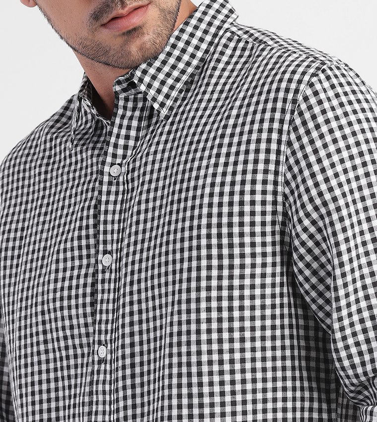 Buy Levi's Checkered Long Sleeves Shirt In Black | 6thStreet Bahrain
