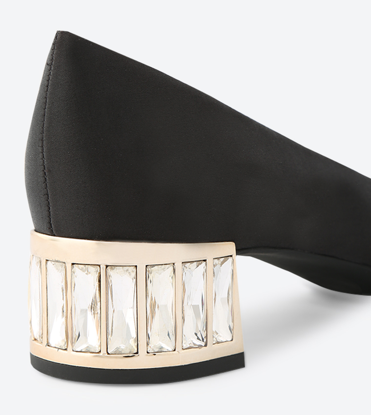 Buy Anne Klein Haedyn Pumps Black In Black | 6thStreet Qatar