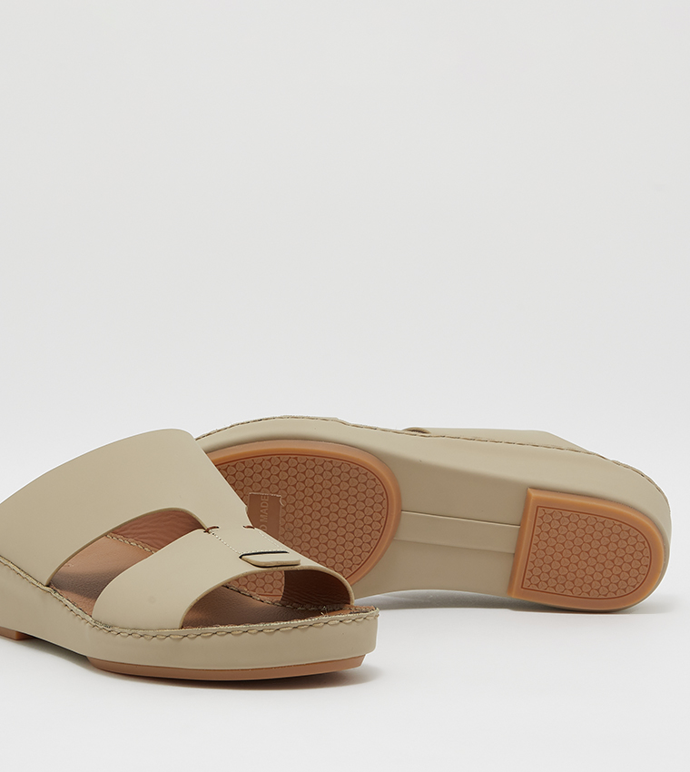Buy Aldo Open Toe Traditional Sandals In Beige | 6thStreet Saudi Arabia