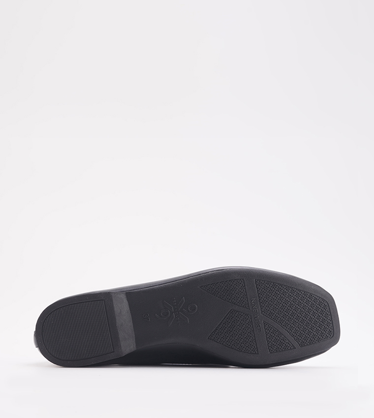 Buy Nine West BENETTE Metal Detail Ballerinas In Black | 6thstreet UAE