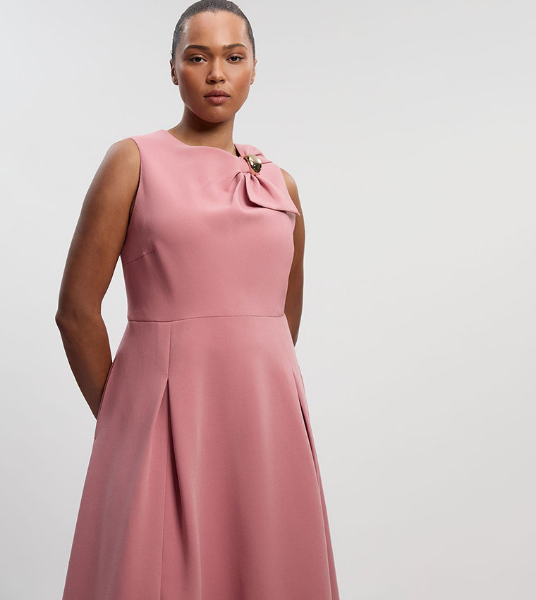 اشتري كارن ميلين Curve Compact Stretch Bow Tie Neck Midi Dress بلون ...