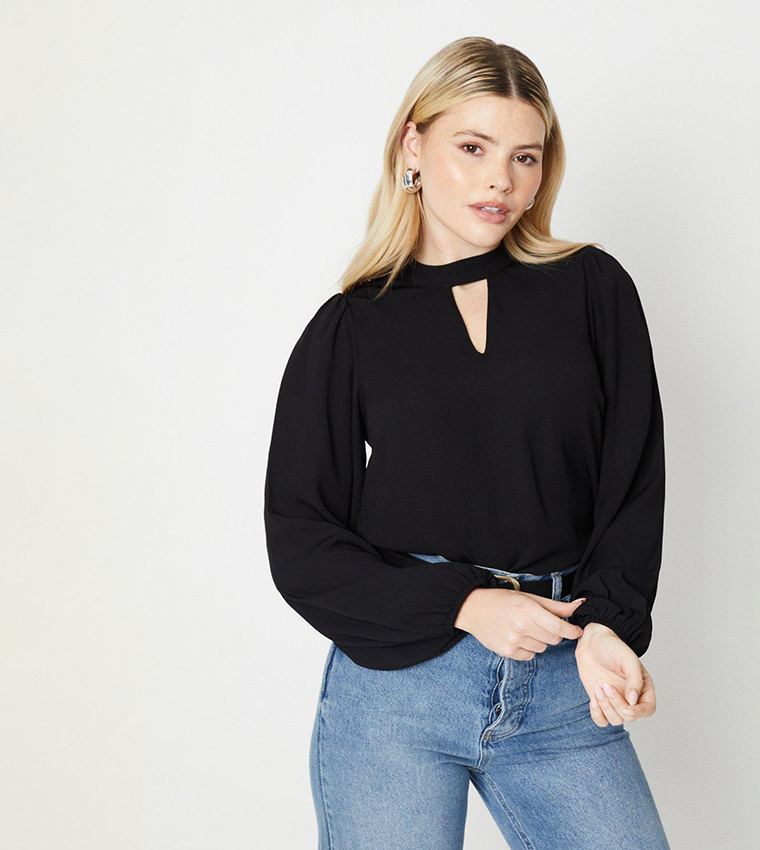 Buy Dorothy Perkins Solid Keyhole Top In Black | 6thStreet Saudi Arabia