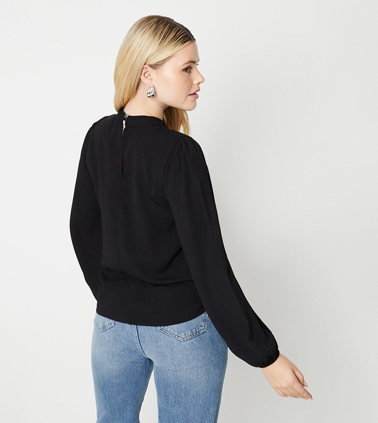 Buy Dorothy Perkins Solid Keyhole Top In Black | 6thStreet Saudi Arabia