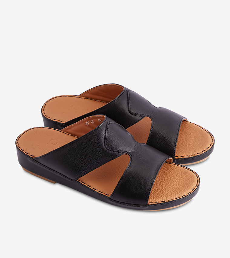 Buy Berastogi @ CCC Stitch Details Round Toe Traditional Sandals Black ...