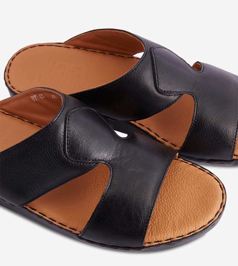 Buy Berastogi @ CCC Stitch Details Round Toe Traditional Sandals Black ...