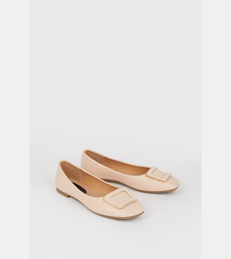 Buy Wallis Phoebe Brooch Detail Ballerinas In Beige | 6thStreet UAE