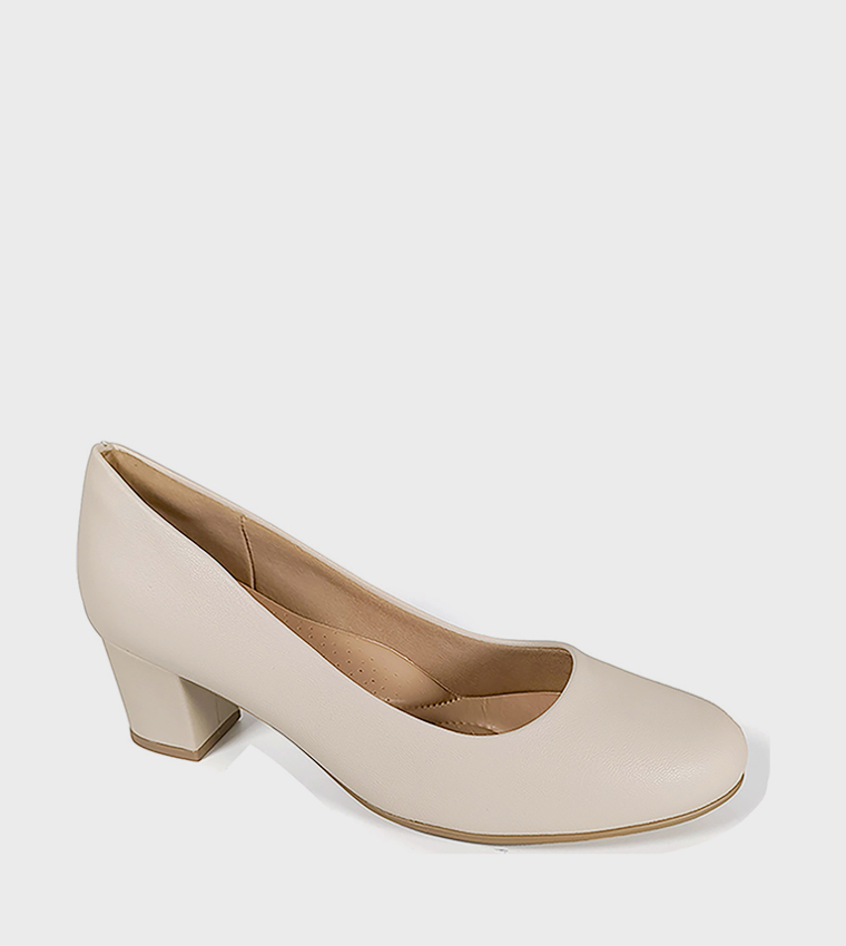Buy Cuple Textured Round Toe Pumps In OFFWHITE | 6thStreet UAE