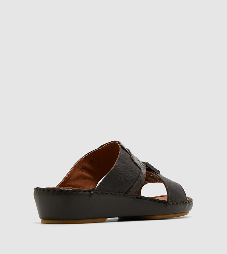 Buy Alboom Comfortable Traditional Sandal Brown In Brown | 6thStreet Kuwait