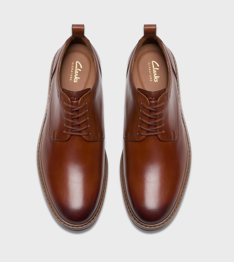 Buy Clarks ALDWIN Lace Up Derby Shoes In Tan | 6thstreet Saudi Arabia