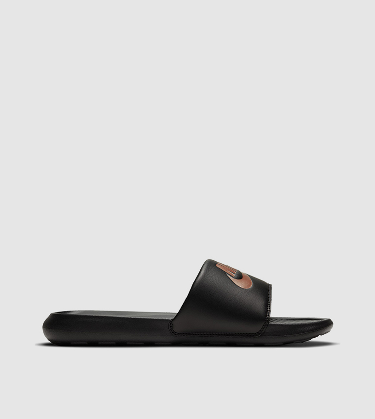 Buy Nike Victori One Round Toe Slides In Black | 6thStreet Saudi Arabia