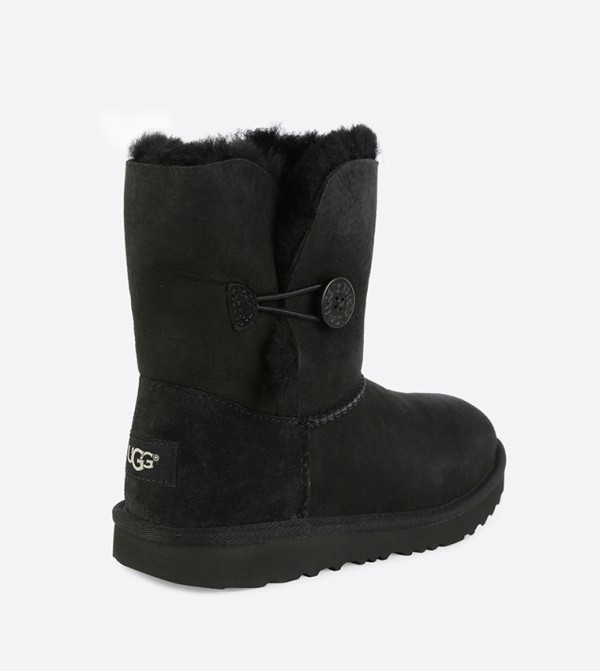 Shop Ugg Online | Buy Latest Collections On 6thStreet Qatar