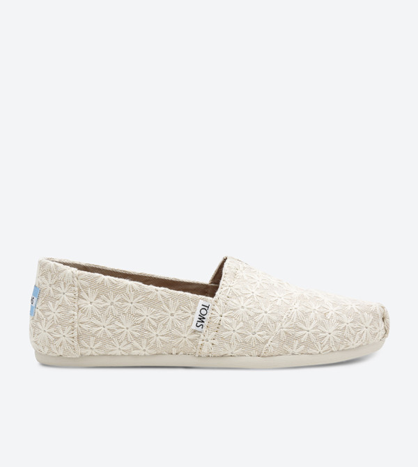 Buy Toms Classic Slip Ons Natural 10011656 In Nude | 6thStreet Qatar