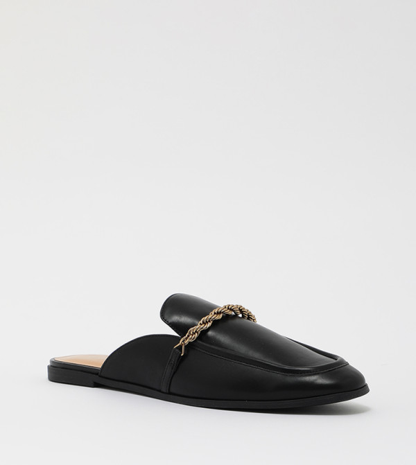 Buy Charles & Keith Metallic Accent Mule Flat In Black | 6thStreet Kuwait