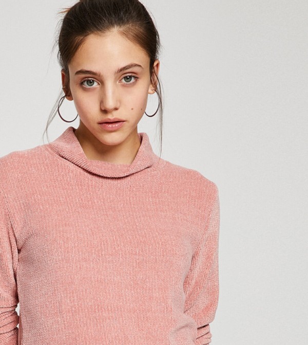 Buy Trendyol Shimmer Detailed Sweater In Pink | 6thStreet Oman