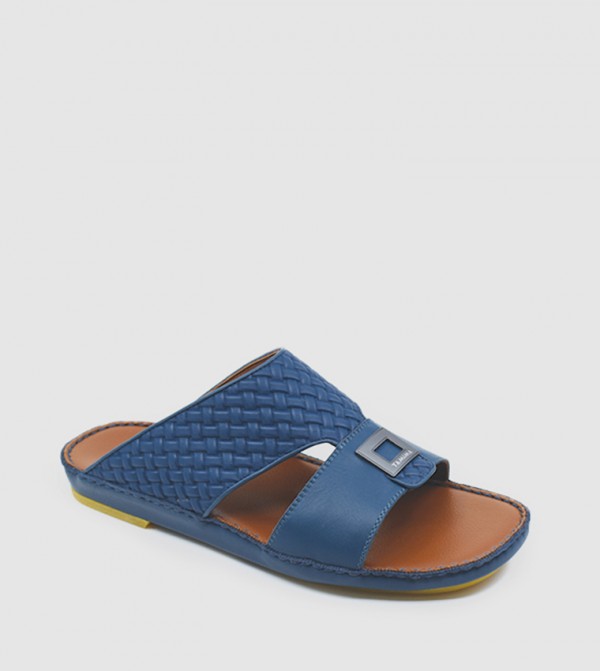 Buy Tamima Traditional Sandals In Brown | 6thStreet Kuwait