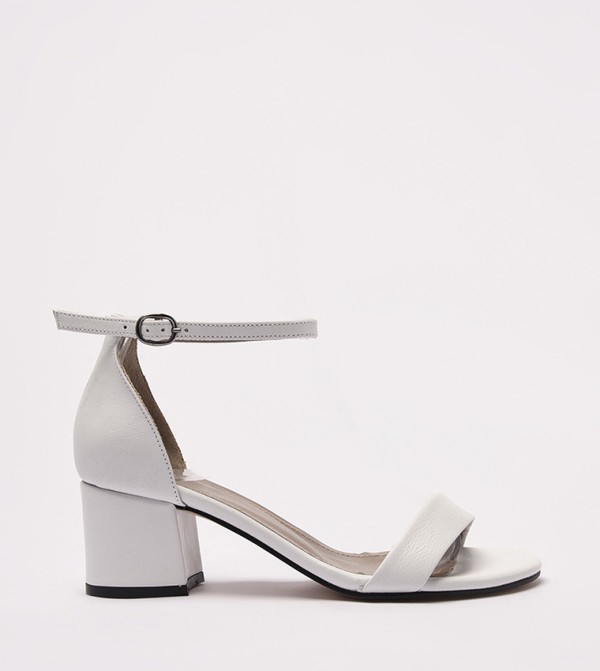Buy Trendyol Classic Block Heel Sandals In White | 6thStreet Qatar