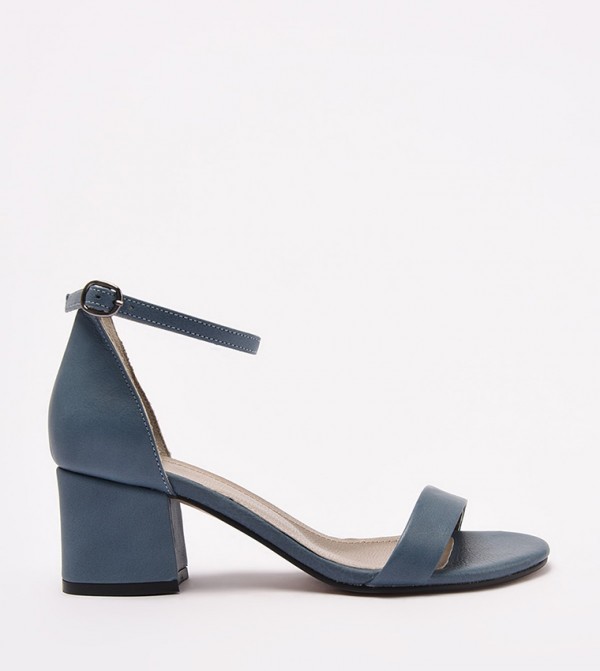 Buy Trendyol Classic Block Heel Sandals In Blue | 6thStreet Saudi Arabia
