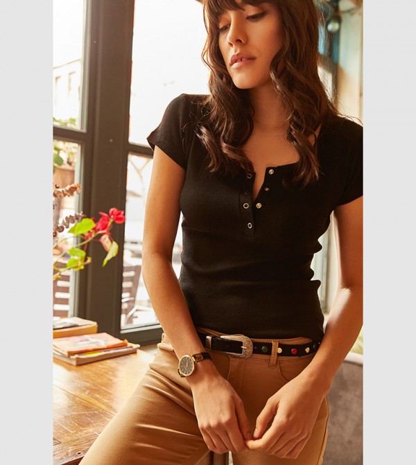 Buy Olalook Ribbed Snap On Camisole Top In Black | 6thStreet UAE