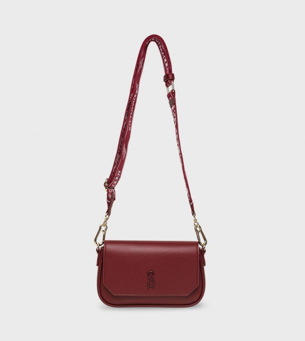 Buy Steve Madden BMAE Logo Detail Crossbody Bag In Burgundy | 6thStreet UAE