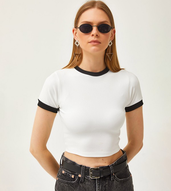Buy Olalook Ribbed Short Sleeves Crop Top In White | 6thStreet Bahrain